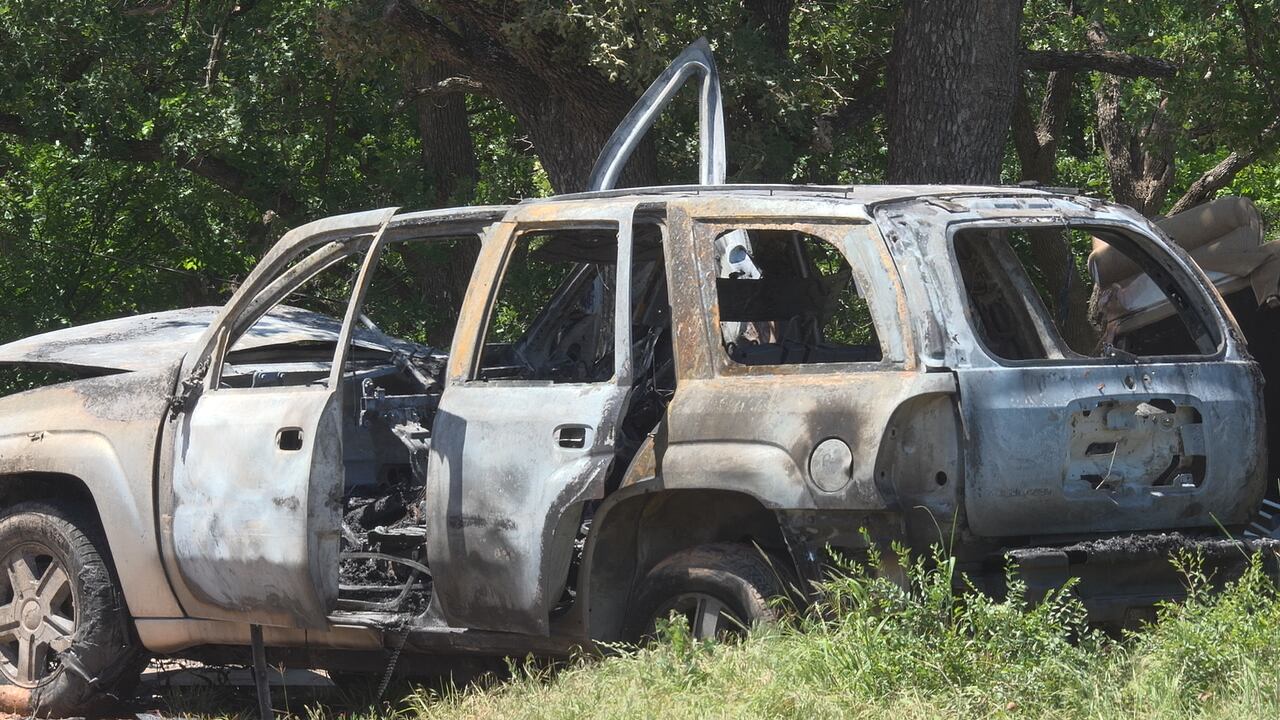 Fire crews respond to major house, car fire in Duncan