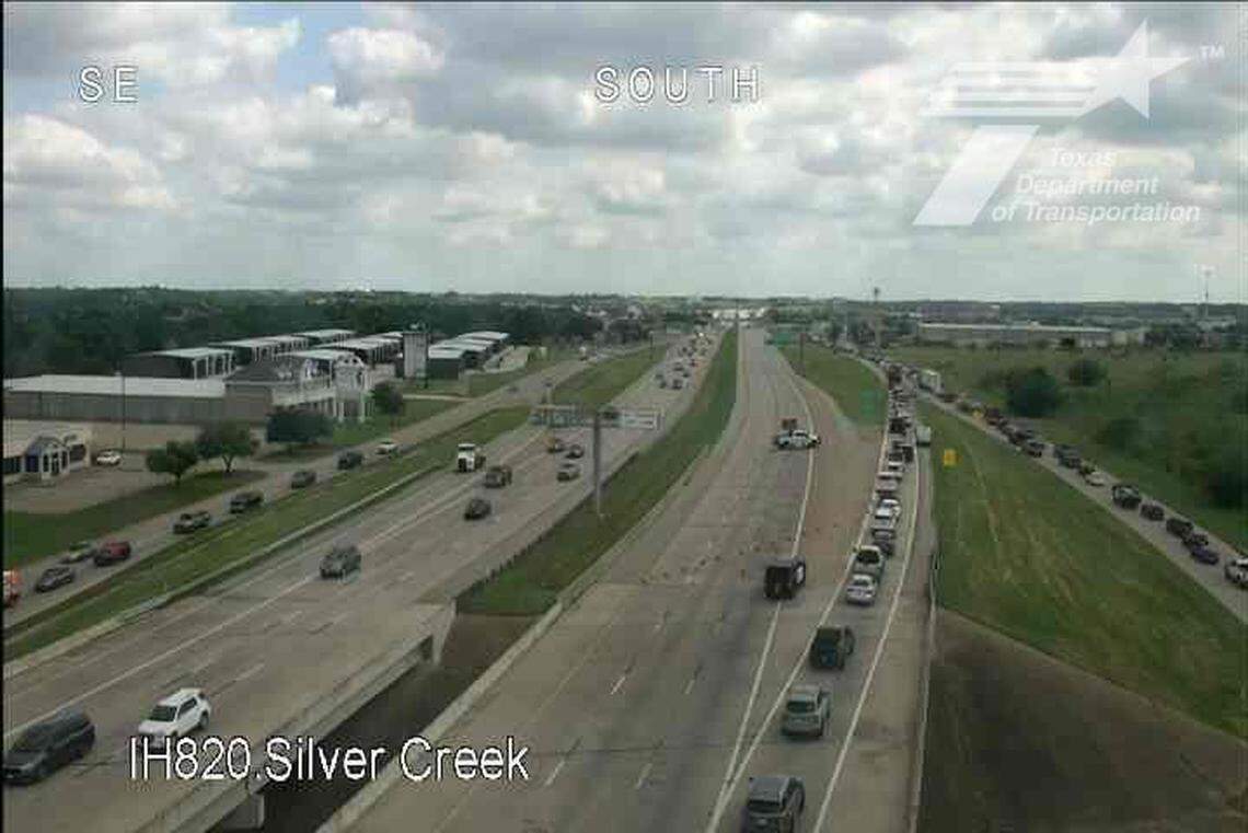 Fatal rollover crash closes all southbound lanes of Loop 820 in west ...