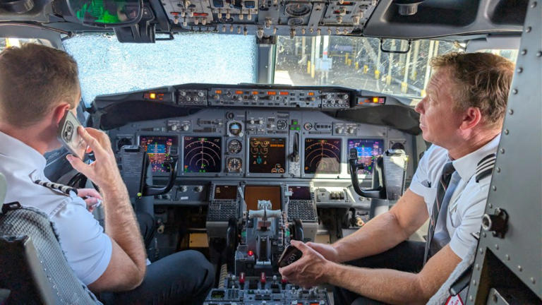 Southwest Airlines flight out of Albuquerque makes emergency landing ...