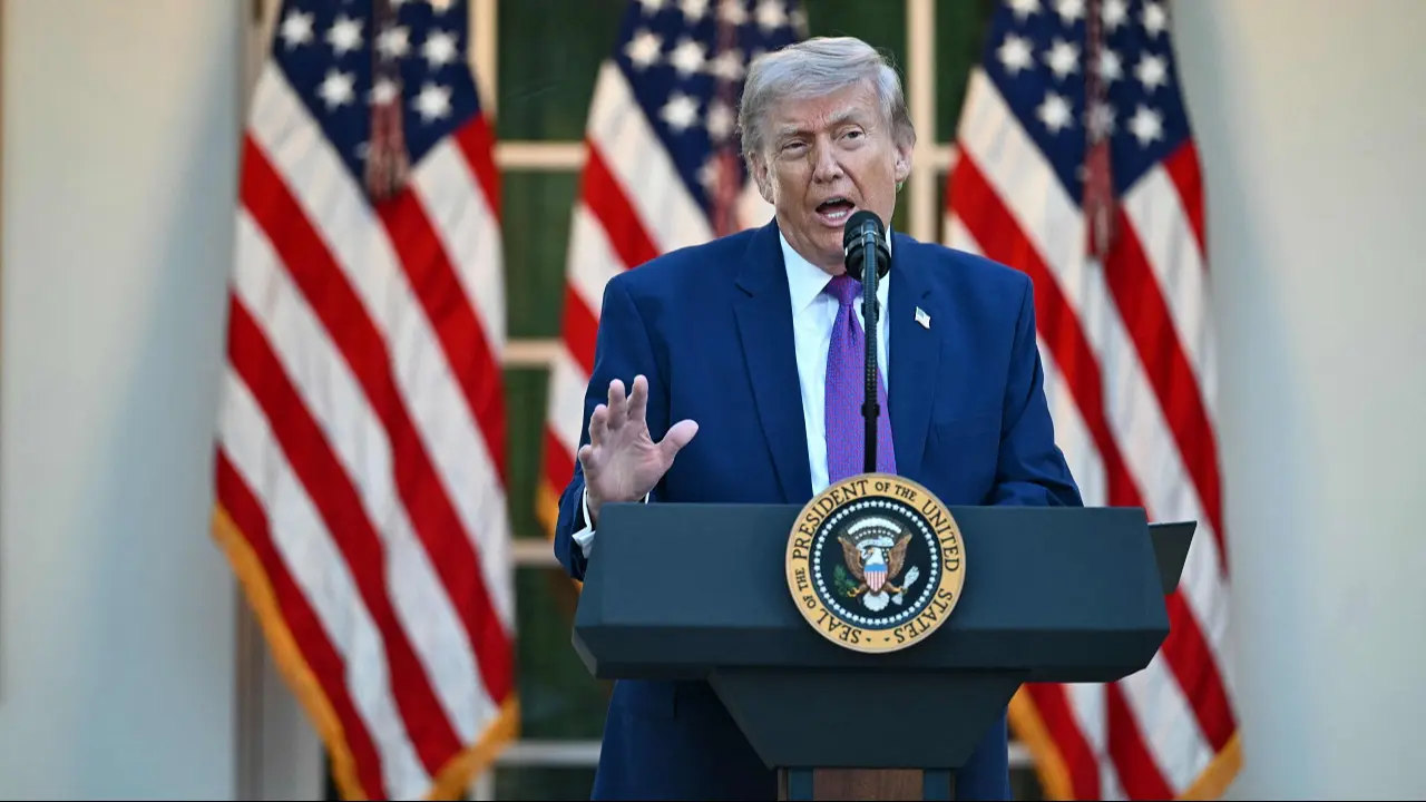 Donald Trump mocks Democrats, floats 2028 'dream team' at White House ...