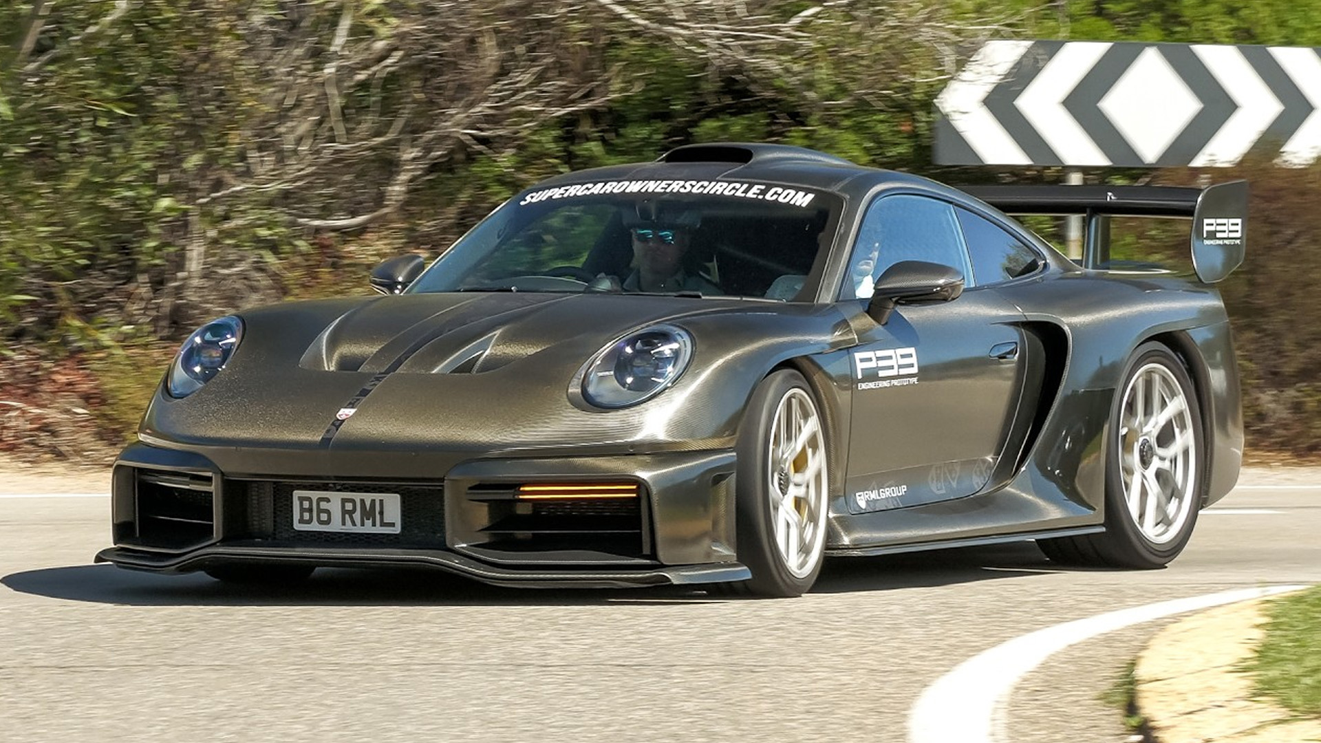 Een nadere blik op de zeldzame Porsche 911 met 920 pk en carbon body