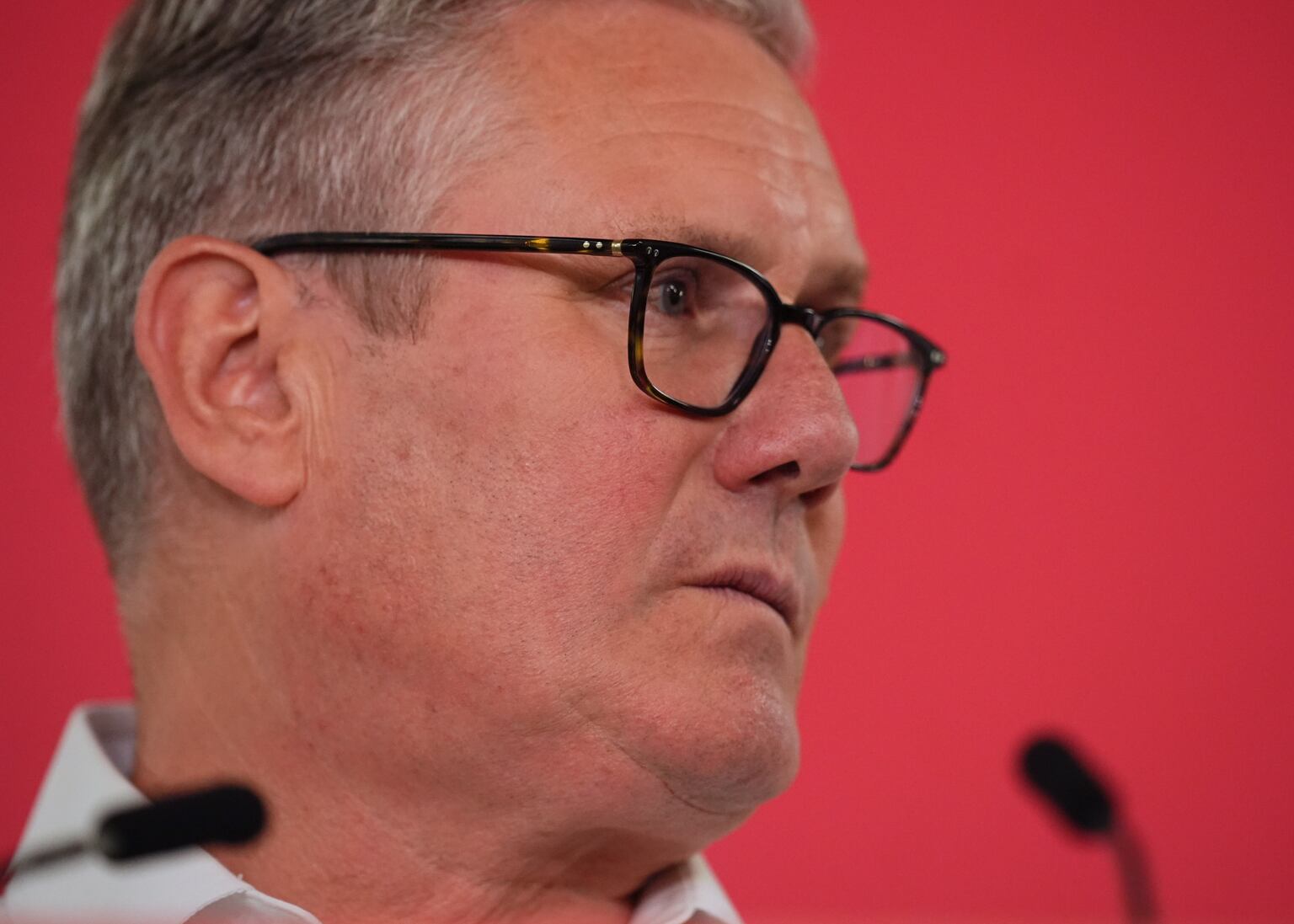 First junior minister resigns and calls on Starmer to set out departure ...