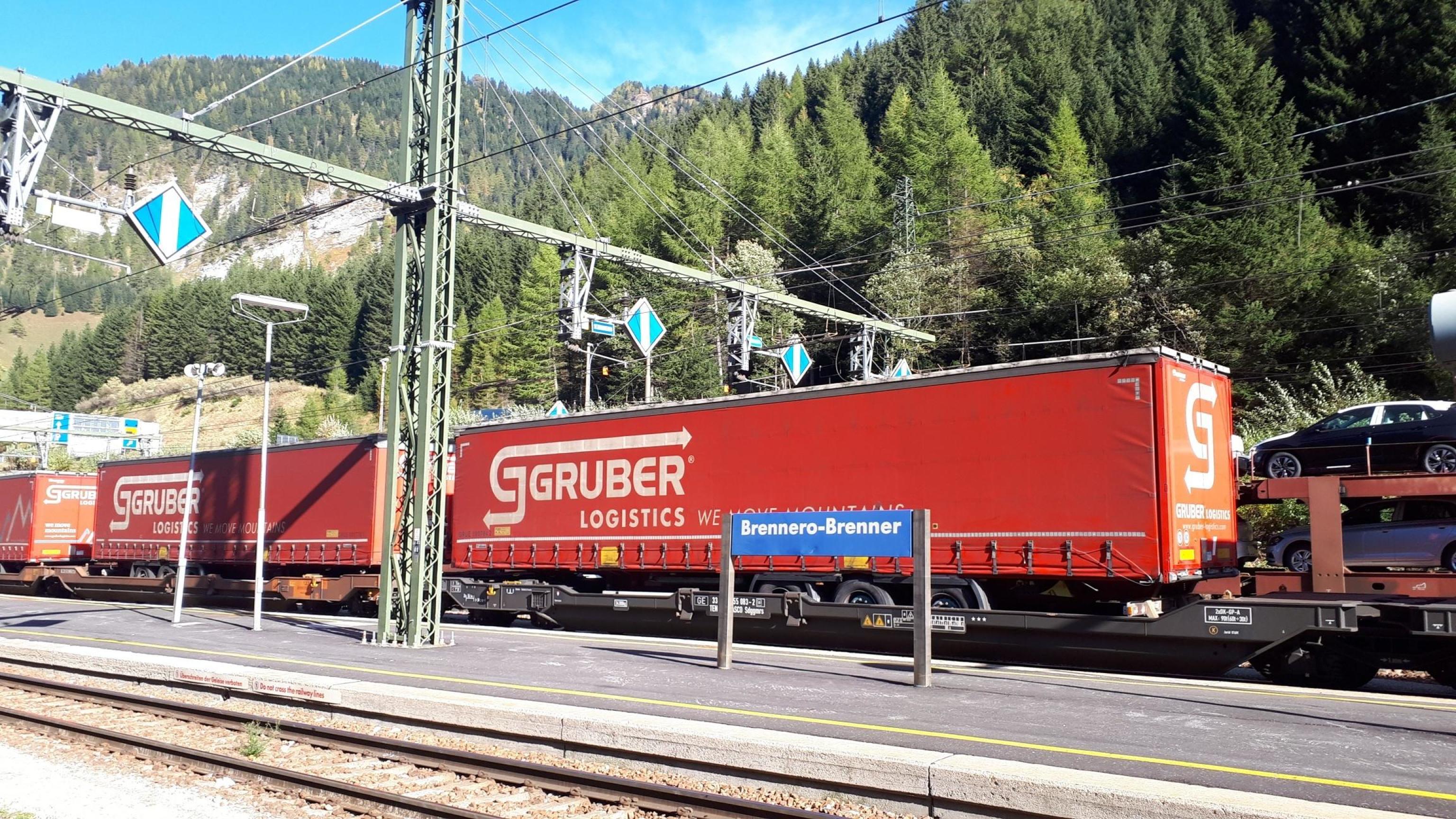 Brennero: crolla il numero di tir su rotaia, 1.000 in meno nel 2025