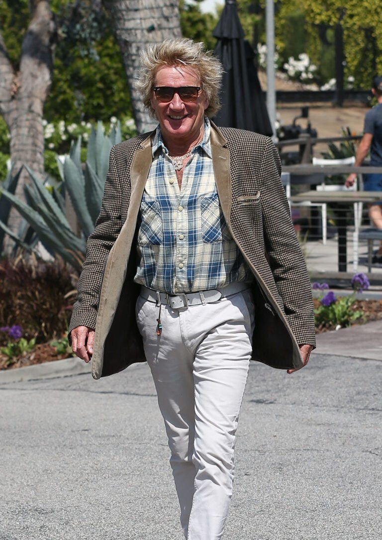 Rod Stewart succumbs to 'doctor’s advice' hours before Las Vegas show