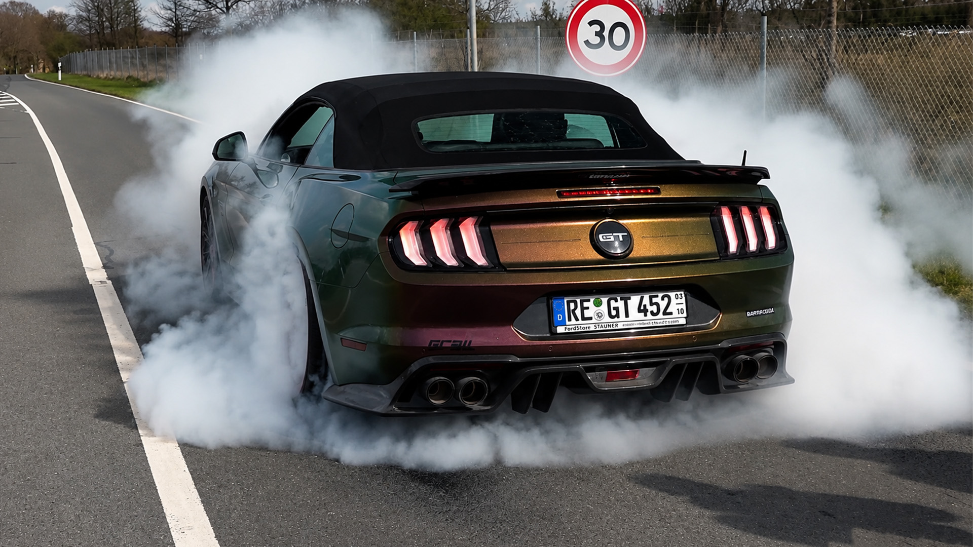 A smoky Ford Mustang GT moment that grabs attention