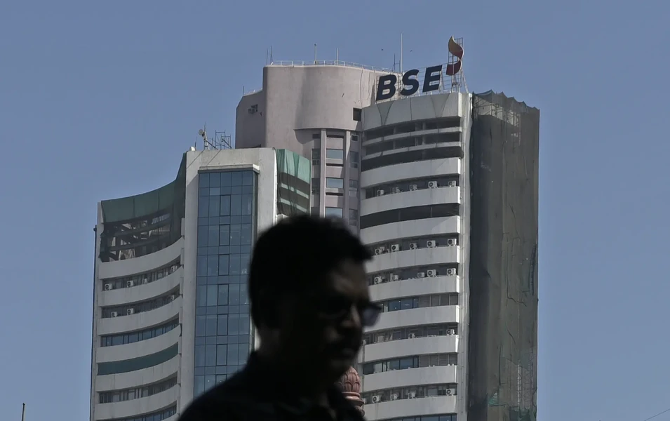 Sensex, Nifty extend 4-day slide as FII outflows deepen