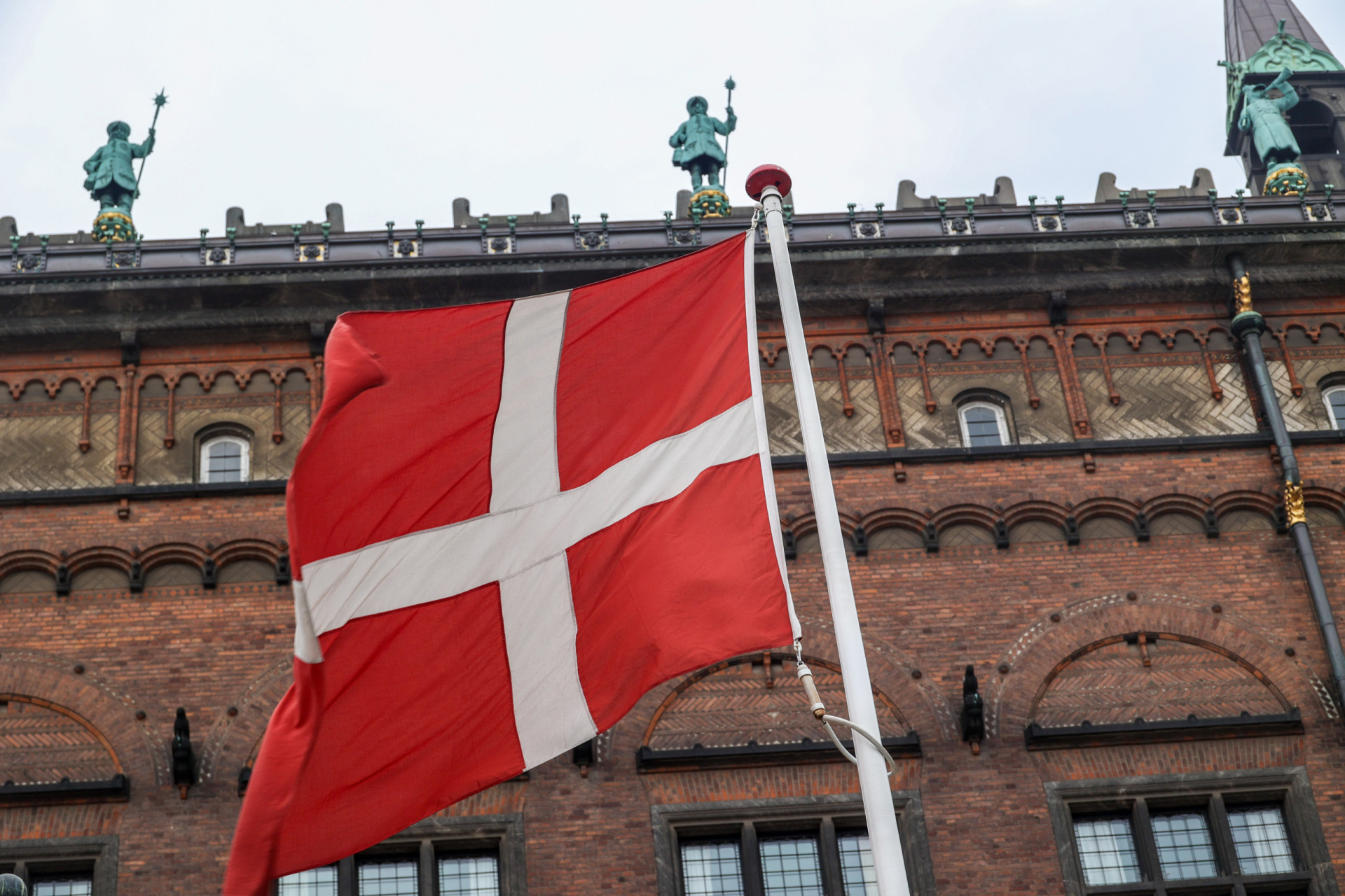 Landene med de ældste flag – ved du, hvor gammel Dannebrog er?