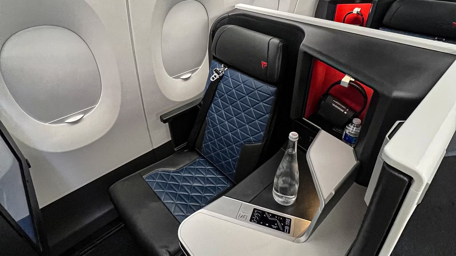Here's how much more spacious Delta One is compared to Premium Select