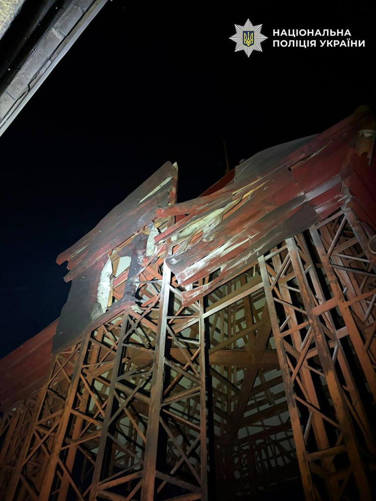 Drone debris hits high-rise residential building in Kyiv: residents ...