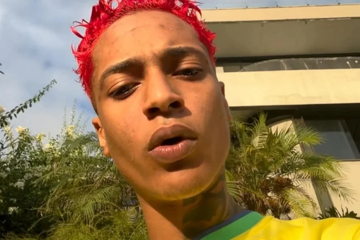 Julgamento de Oruam começa no Rio enquanto rapper continua foragido