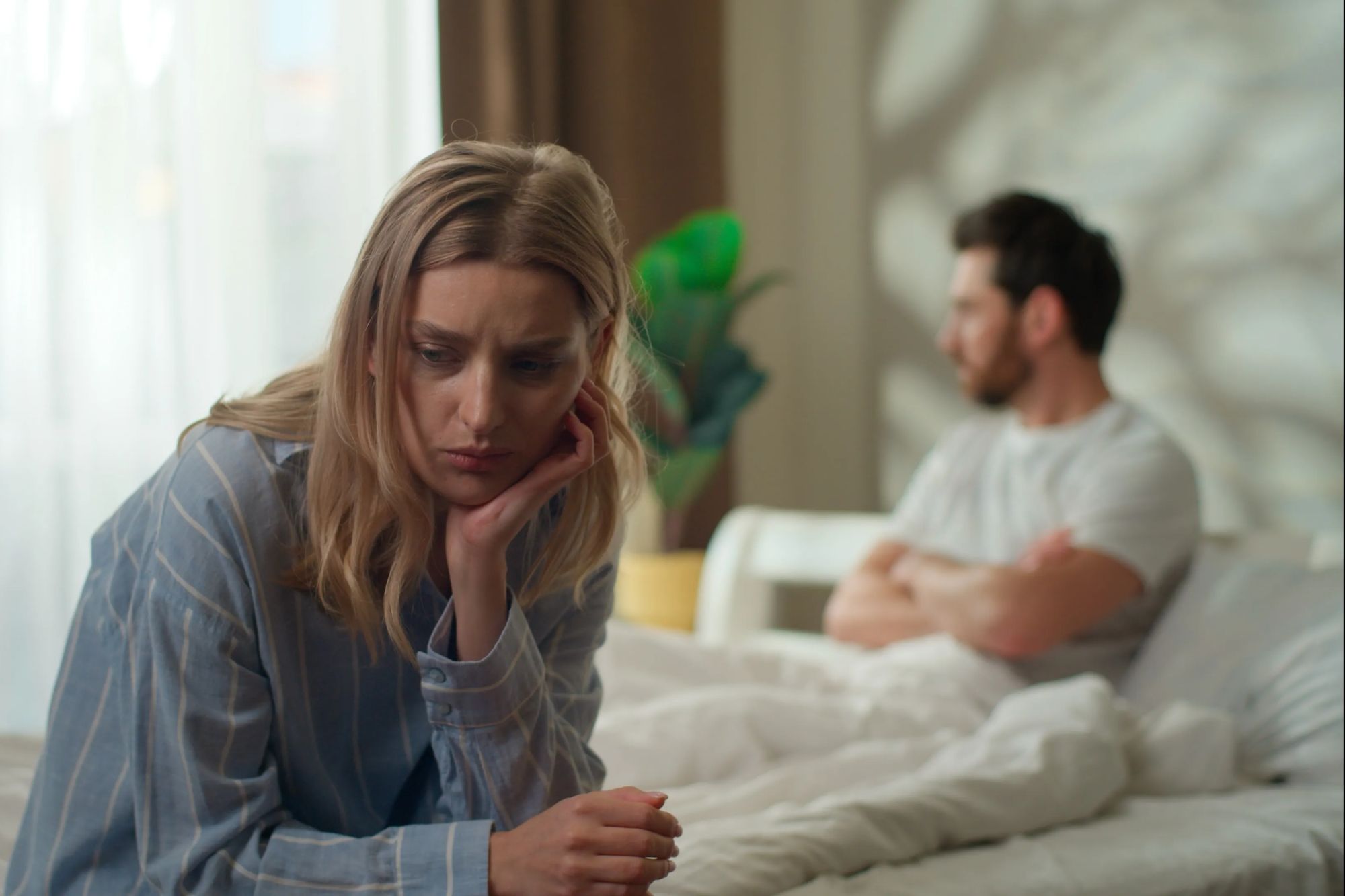 Dear Abby: Should I be concerned that my fiancé’s best friend is a ...