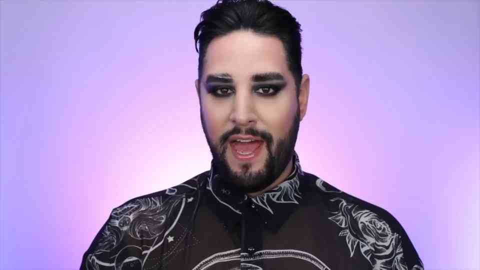 A pro reviews the worst-rated makeup artist