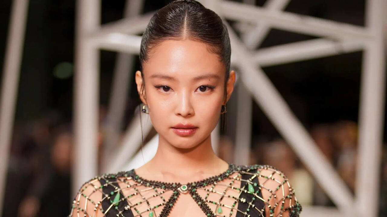 Jennie achieves major Billboard Hot 100 top 10 debut with "Dracula ...