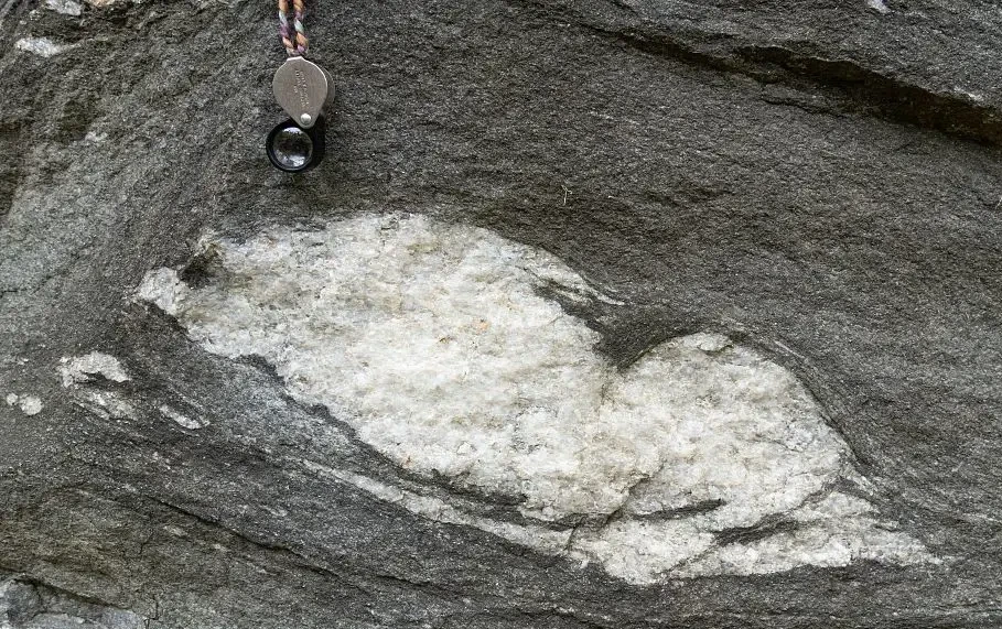 Rocks that tell Earth's deepest secrets