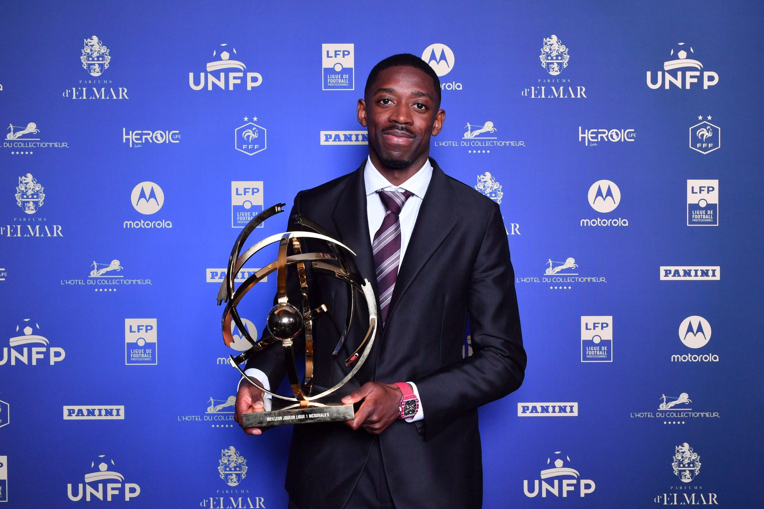 PSG – Les mots forts de Dembélé avec le trophée de meilleur joueur
