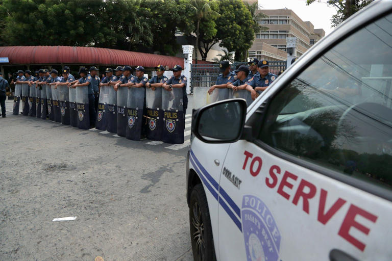 Police warn unruly protesters at Senate amid ICC warrant issue vs Dela Rosa