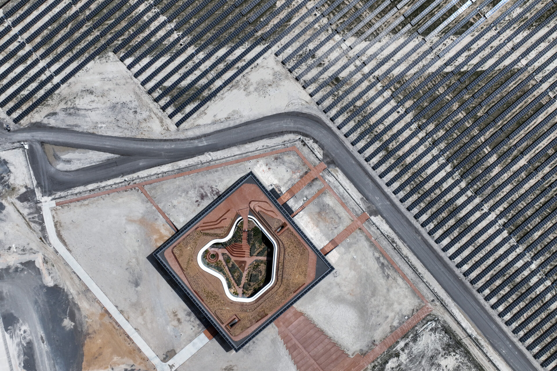 Turkey’s futuristic solar plant mixes green energy and amazing design