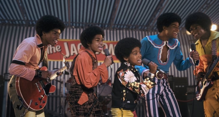 Famille, clips, enfants hospitalisés... Le vrai du faux du biopic sur ...