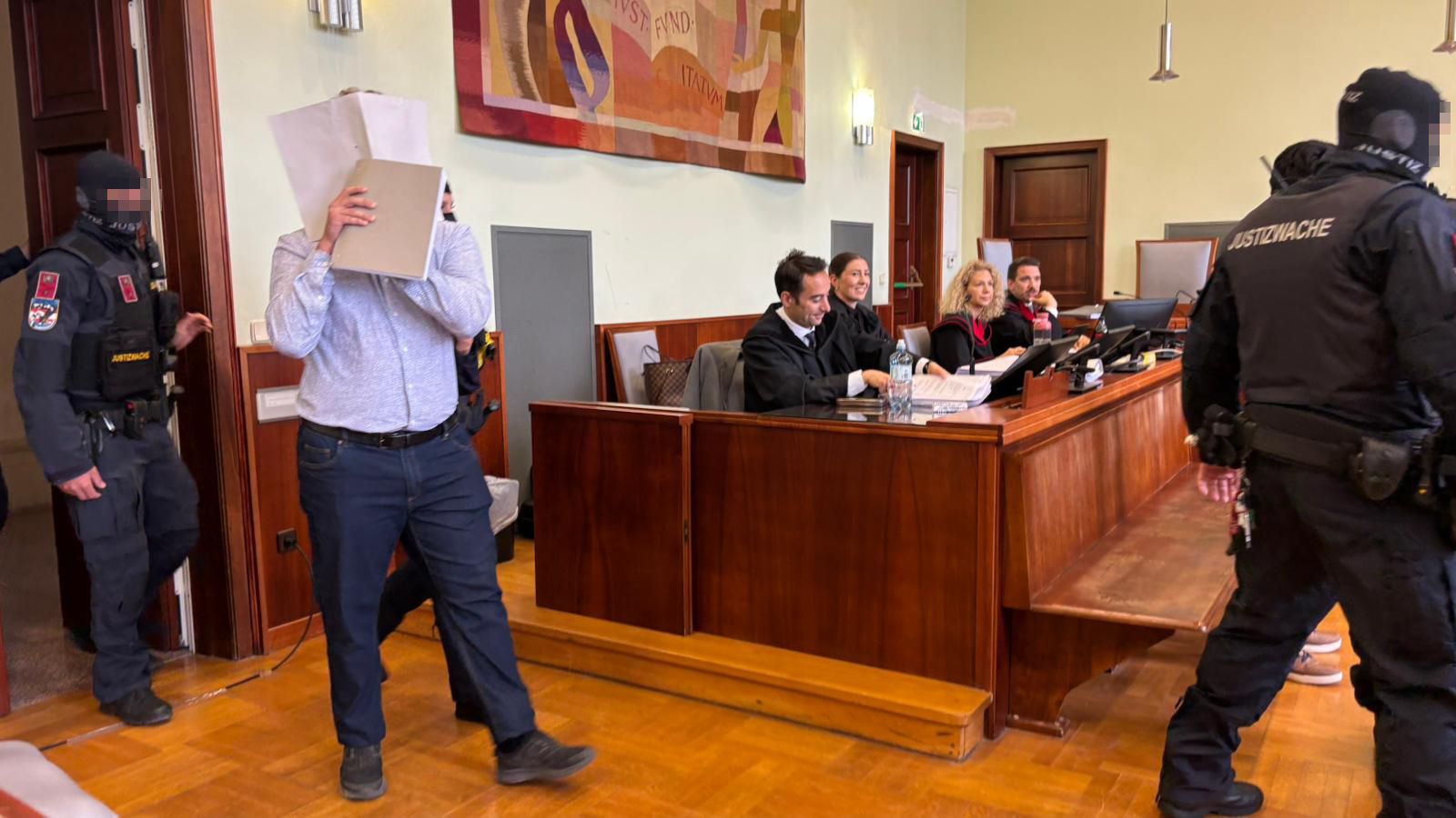 Bilder: Beran A vor Gericht – zweiter Prozesstag