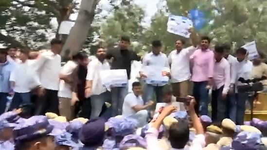 Delhi: Massive students' protest after NEET cancelled over paper leak ...