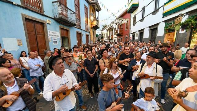 La 'Romería del Timple' vuelve a reunir a cientos de timplistas en Teror