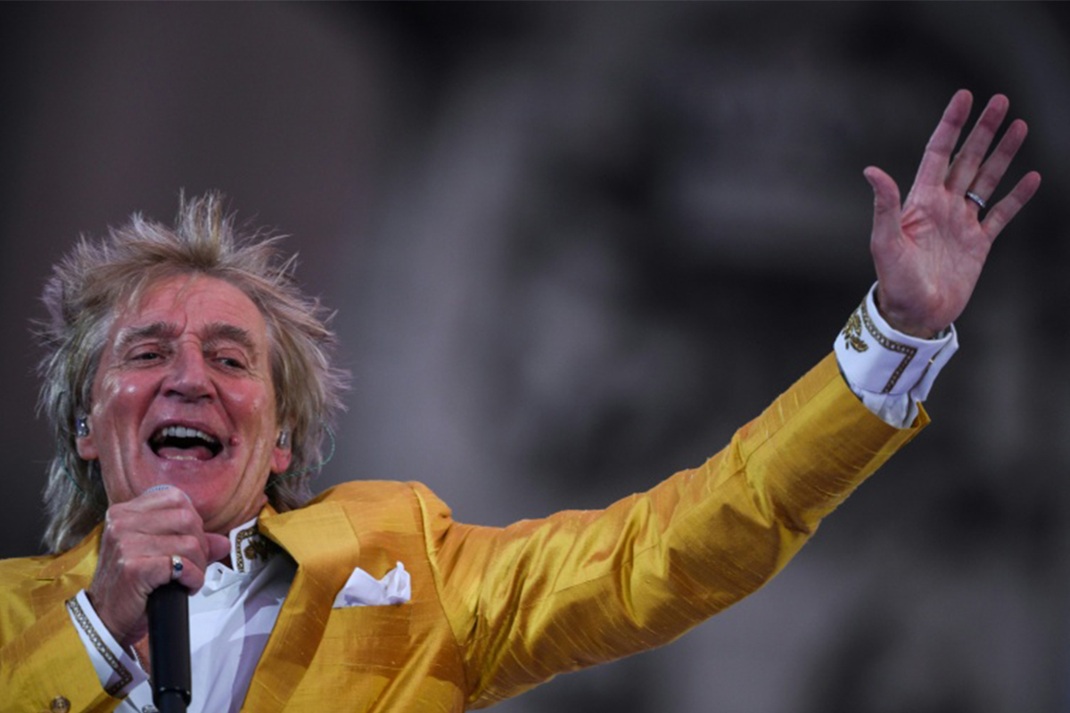 Rod Stewart sparks royal stir praising King Charles with 'You put that ...