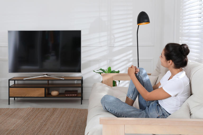 Zoveel kost het per jaar als je de tv altijd op stand-by modus laat staan