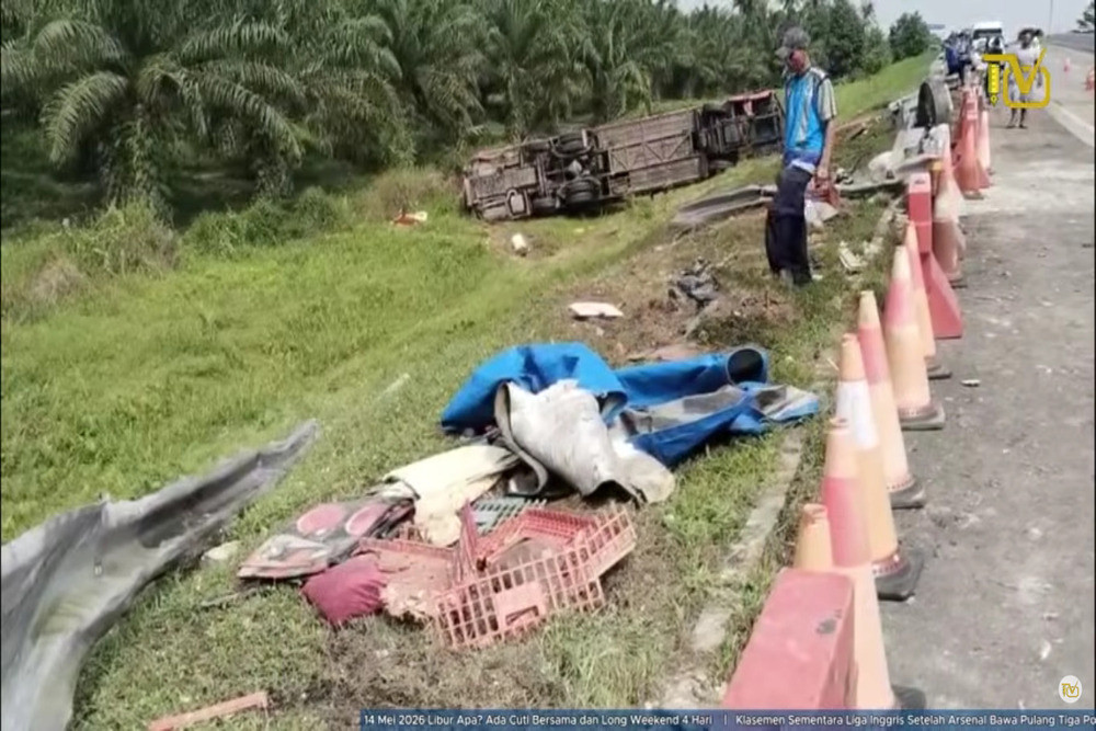 Kronologi laka bus Halmahera-pikap di Tol MKTT arah Medan, lalin dipulihkan