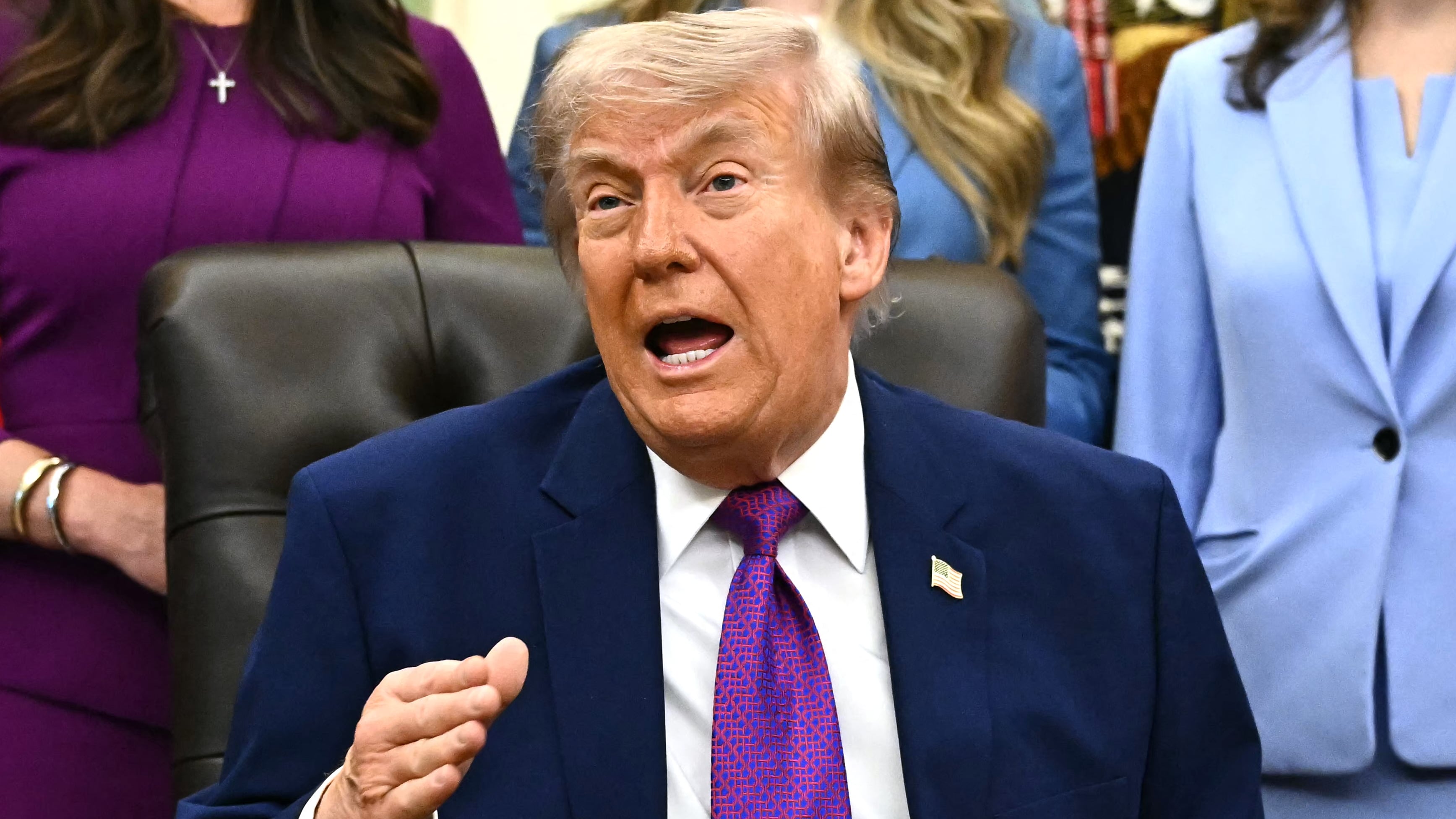 Manic Trump, 79, unravels in late-night posting barrage