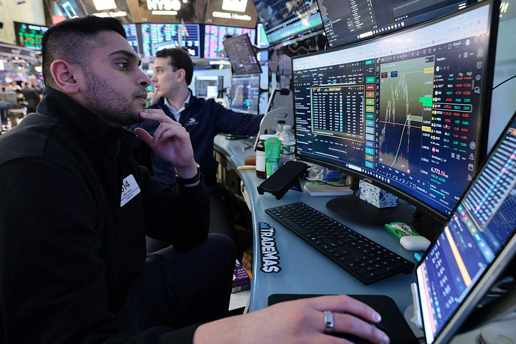 US dollar rises as Iran ceasefire fears shake market sentiment