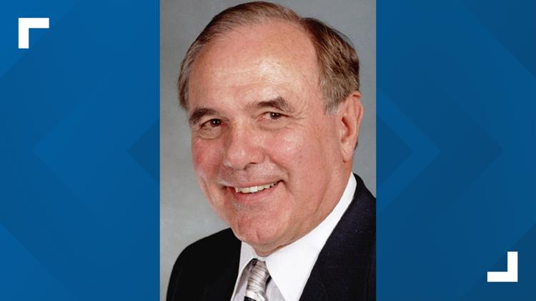 Robert Garton, leader of Indiana Senate for 26 years, dies at age 92