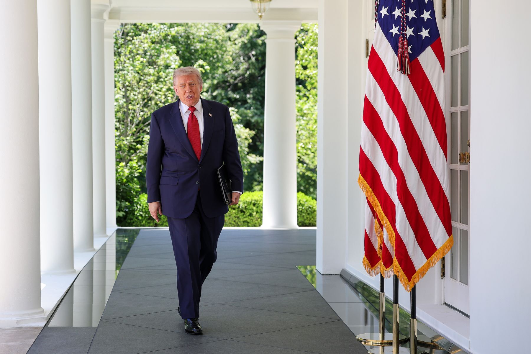 Trump emmène 17 patrons américains en Chine, dont Musk, Cook et Fink