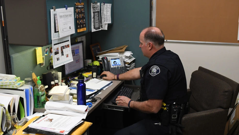 Northshore board ends Bothell High's school officer program