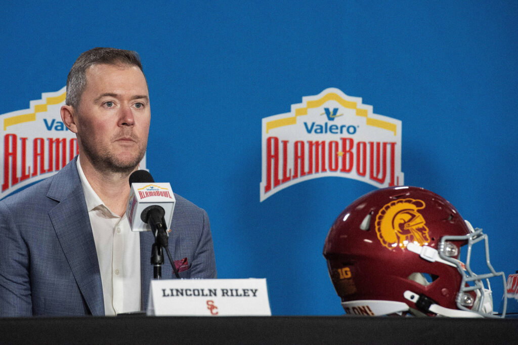 $110M Lincoln Riley, USC Makes College Football History In an ...
