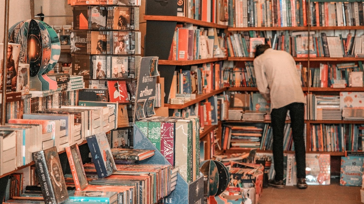 7 iconic bookstores in India every book lover should visit once