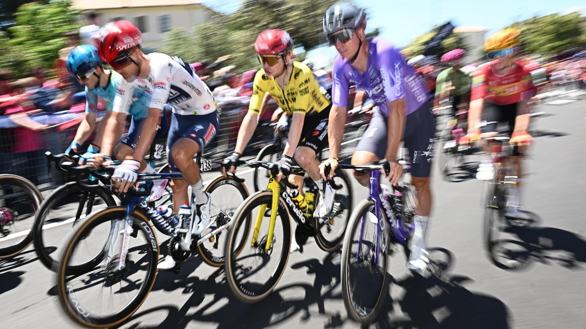 Diretta - Giro d’Italia, Catanzaro-Cosenza: in fuga 6 corridori tra cui ...