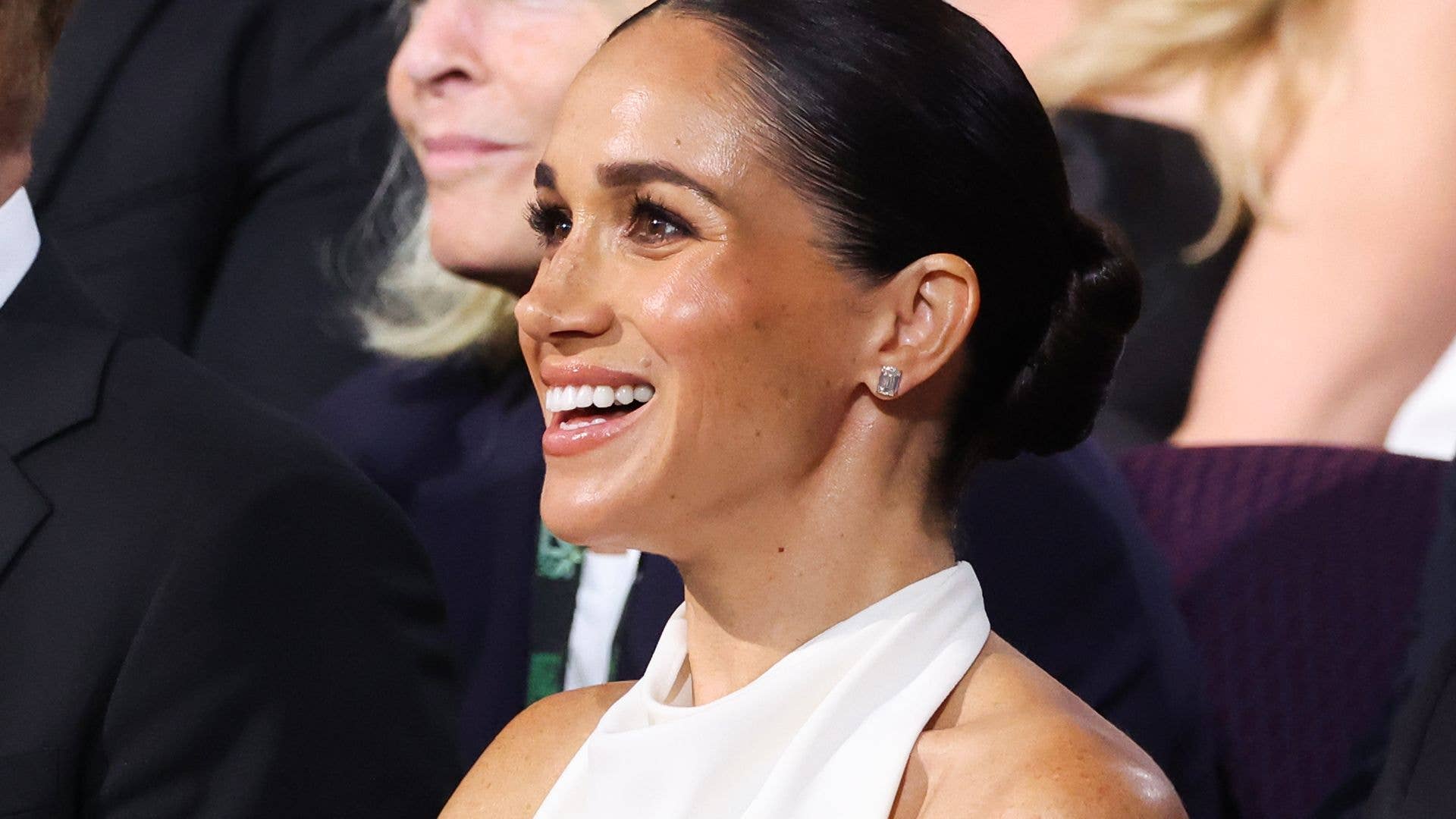 Barefoot Meghan Markle just wore her back-baring second wedding dress ...