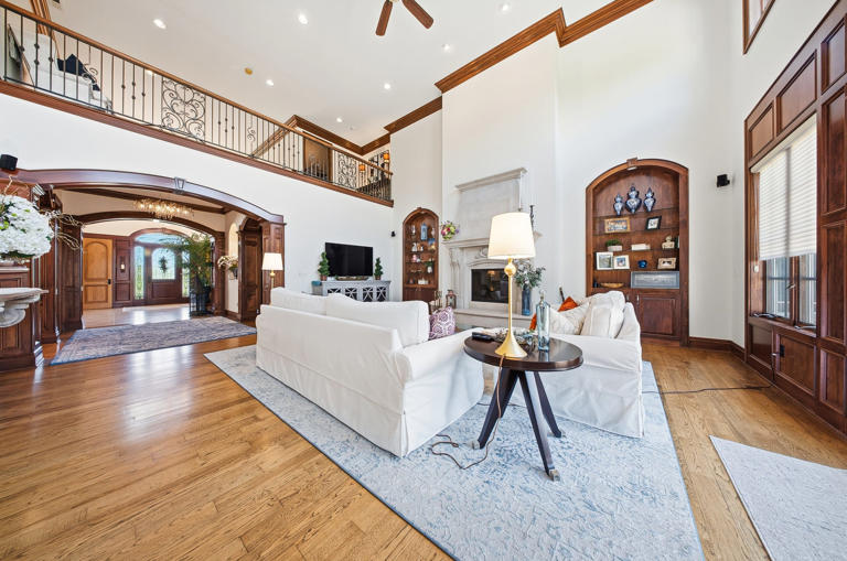 Hoover Reservoir-area mansion with bourbon, billiards rooms lists for $2.5M