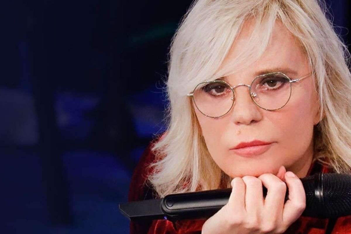 Lutto ad Amici, la confessione da Maria De Filippi: lacrime e commozione