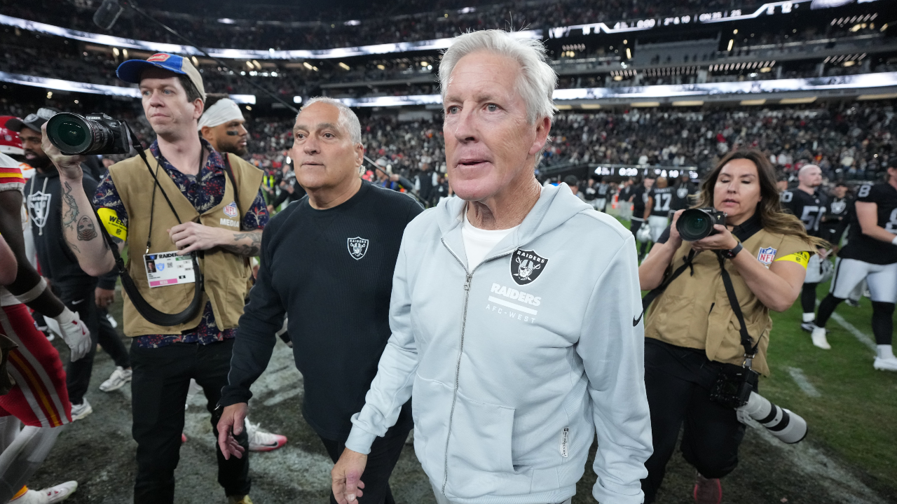 74-year-old Carroll bounces back 4 months to coach again after NFL’s ...