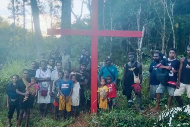Seribu salib merah di tanah Papua, tanda apa?