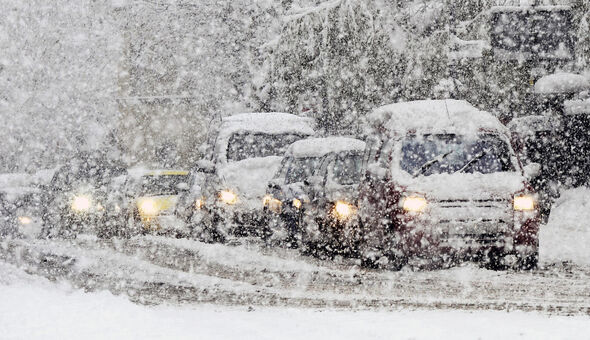 UK weather maps show 24 hour blizzard in May as 18 counties buried ...