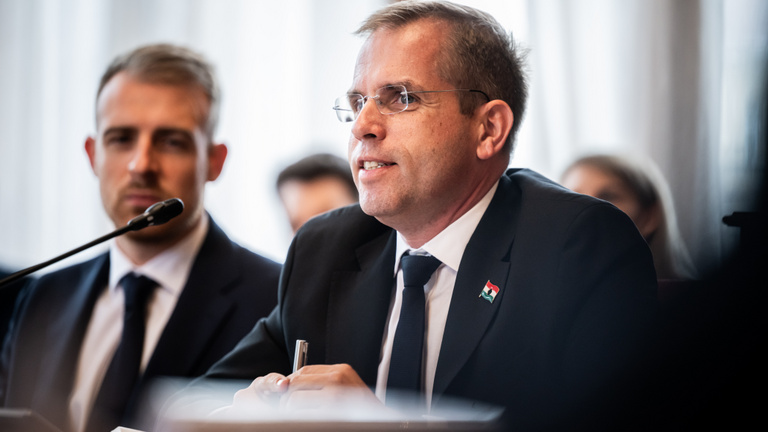 Közbeszólásokkal kísért feszült vita lett Ruff Bálint miniszterjelölti ...