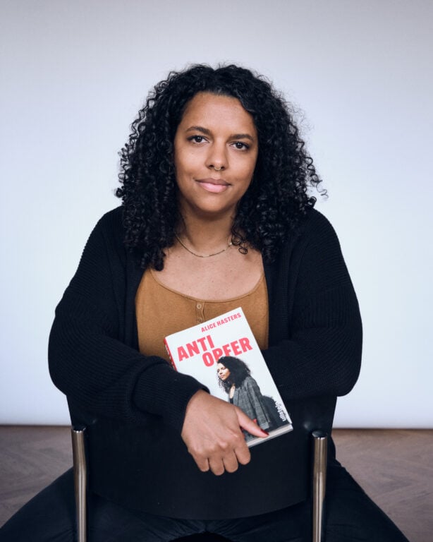 Alice Hasters über „Anti-Opfer“, Social Media und Post-Hoffnungslosigkeit