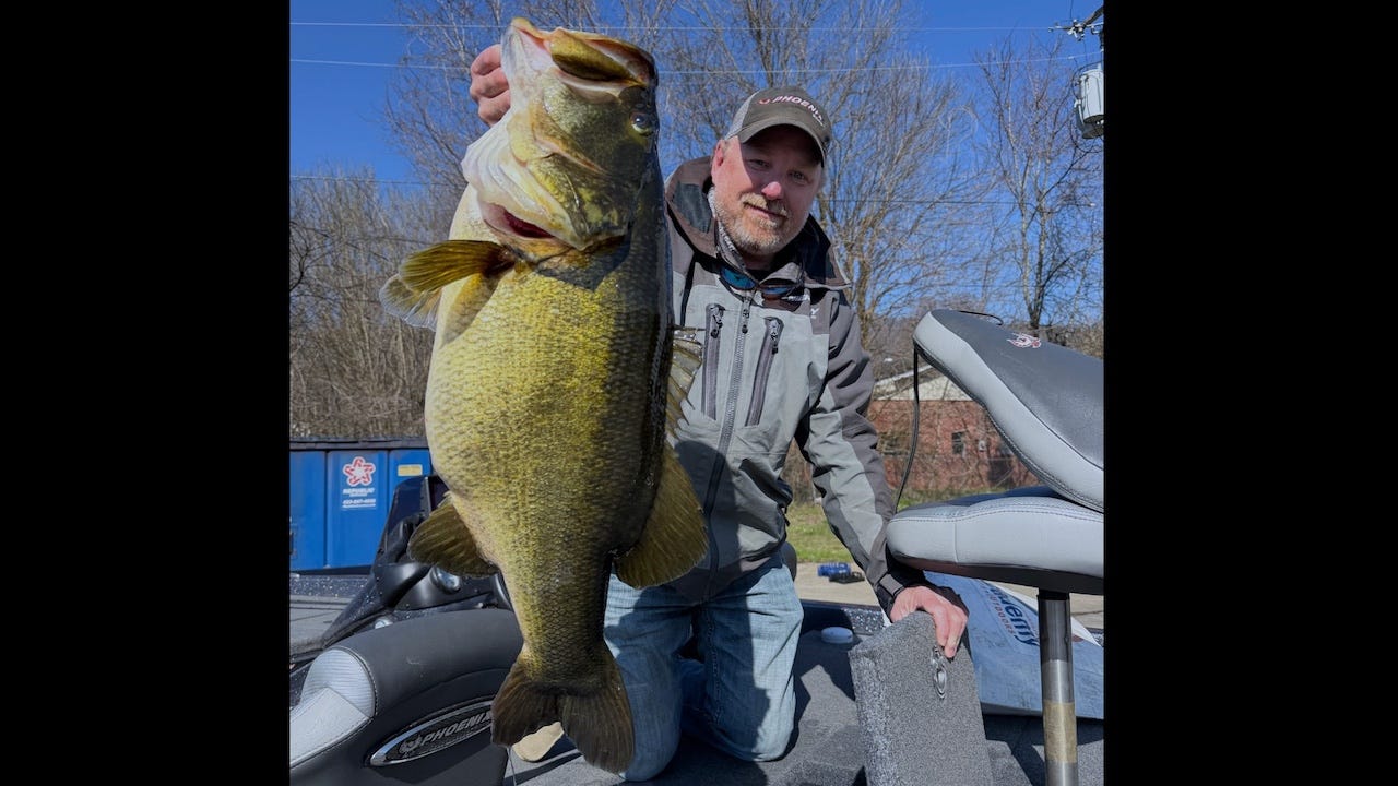 Fisherman has largemouth bass catch confirmed as a record in Tennessee