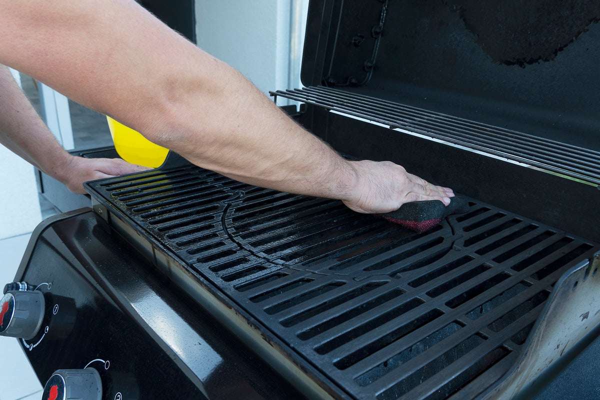 How to clean a BBQ, according to an expert