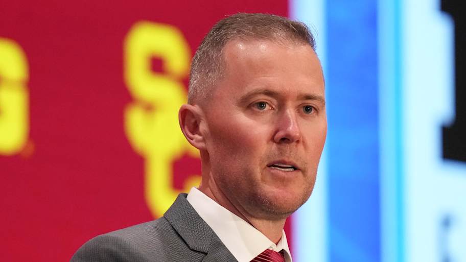 Coaching salary ranking puts pressure on Lincoln Riley, USC