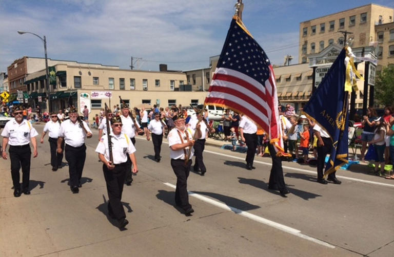 Celebrate De Pere returns with drone show, fireworks, bands, regatta