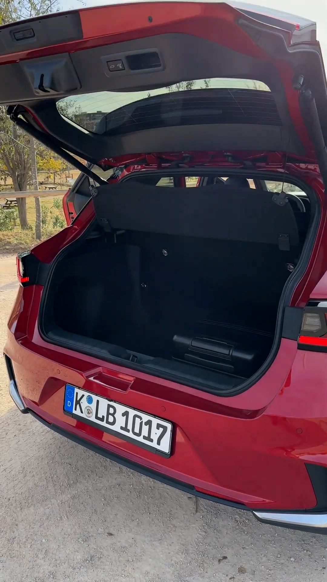 Il bagagliaio compatto e pratico della Lexus LBX