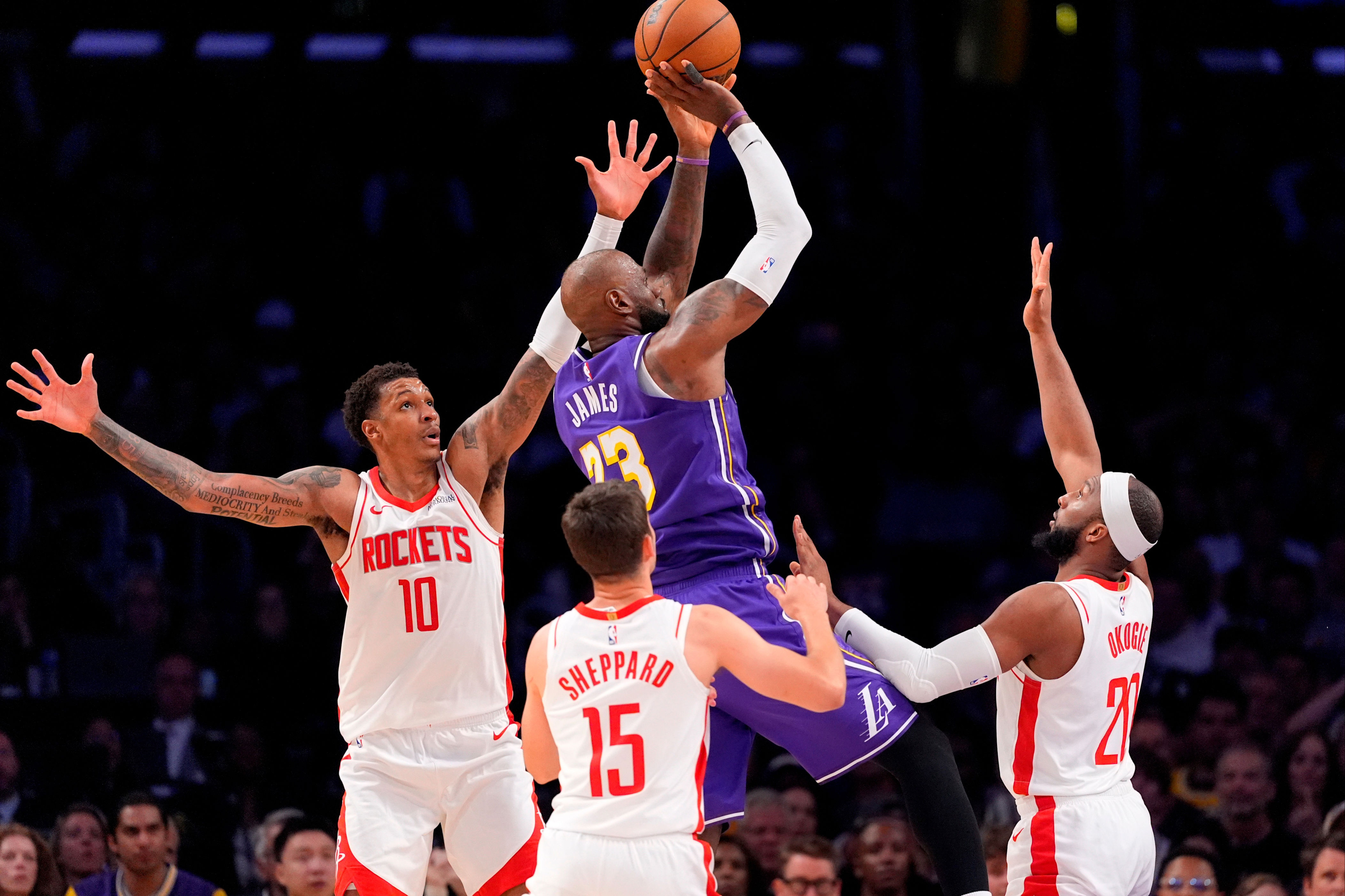 Lakers put BOLO out searching for missing offense